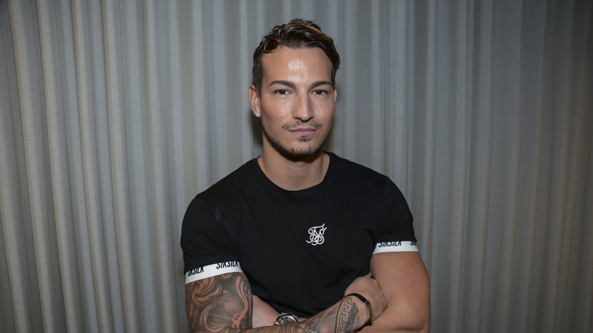 Marcelo Peña i triangeldrama med bloggerskor – hånglade öppet på nattklubb