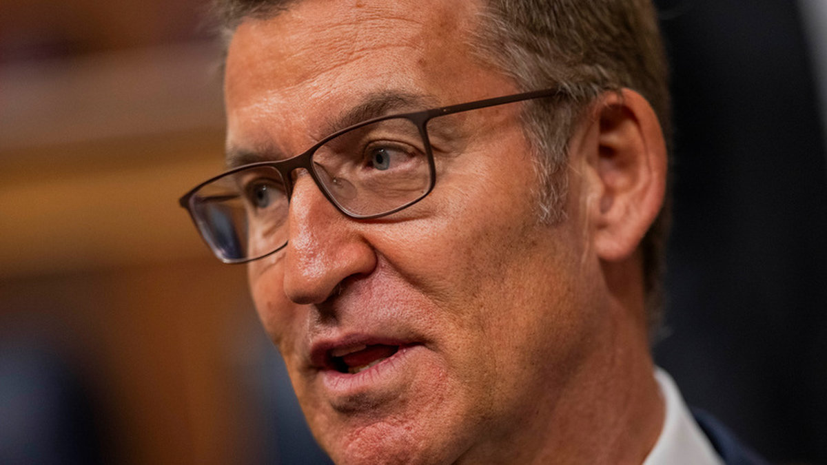 Högern försöker bryta dödläge i Spanien