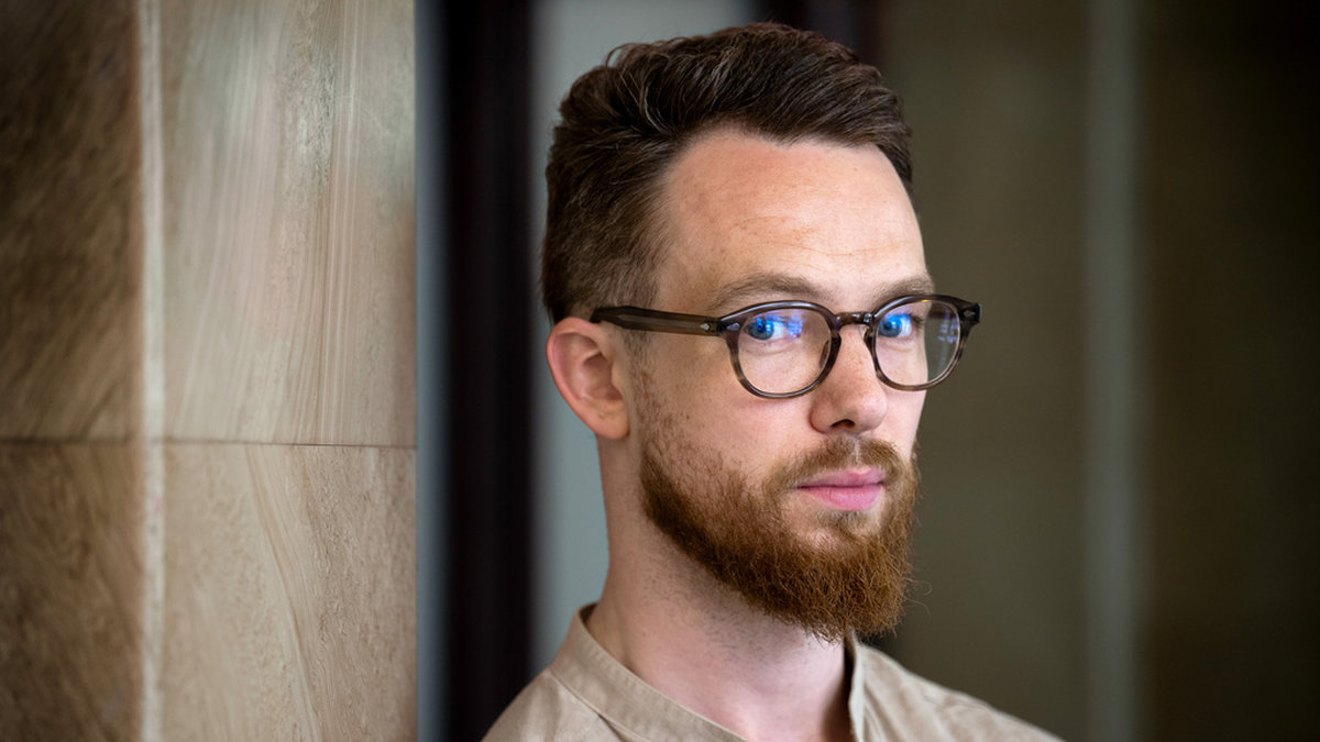 Johan Floderus skriver bok om tiden i Iran