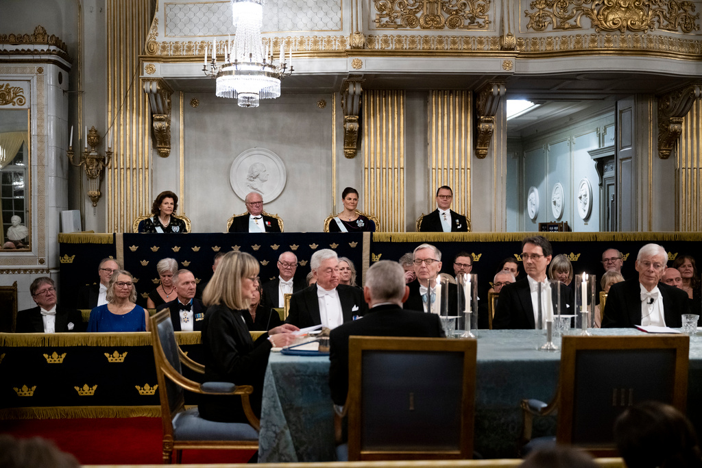 Ingrid Elam prisas av Akademien