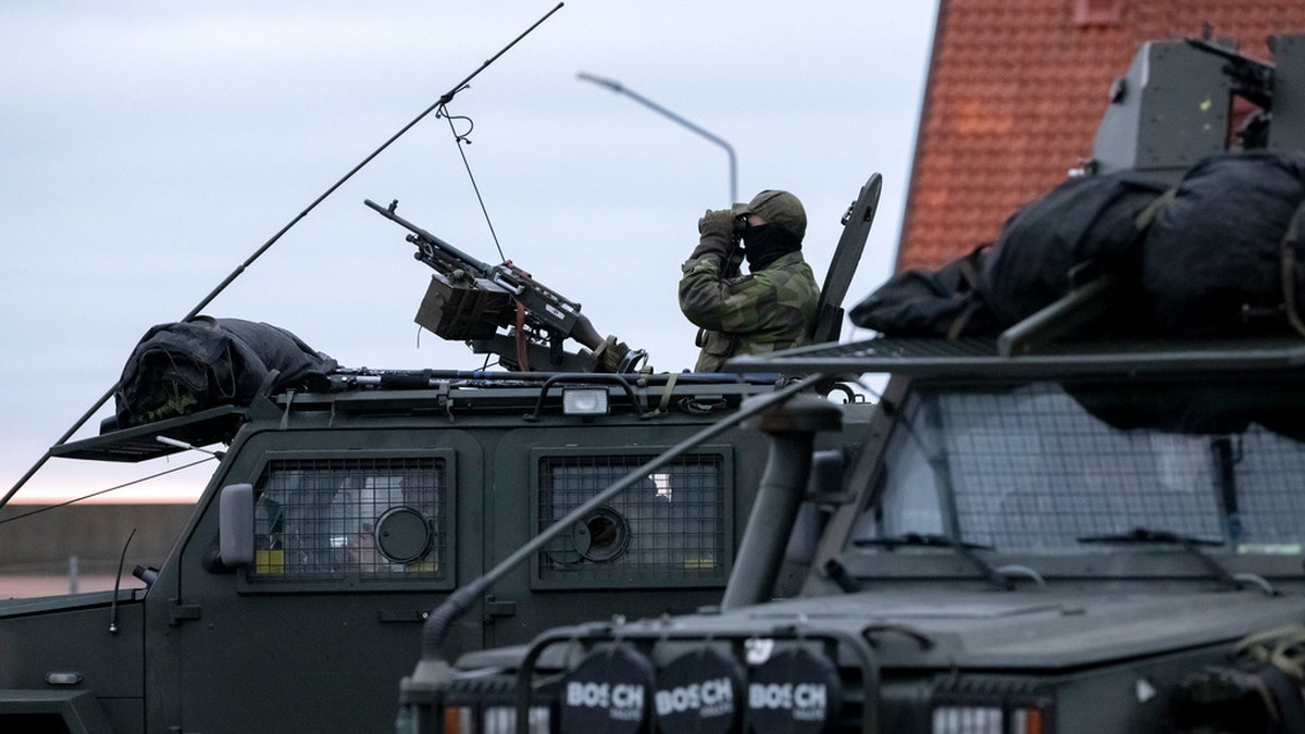 "Finansiera inte försvarssatsning med skatt"