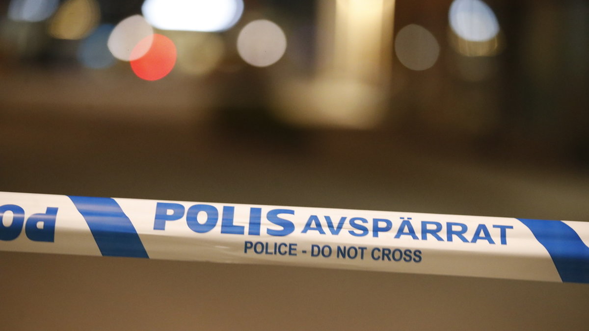 Tre anhållna för allvarliga brott mot flicka