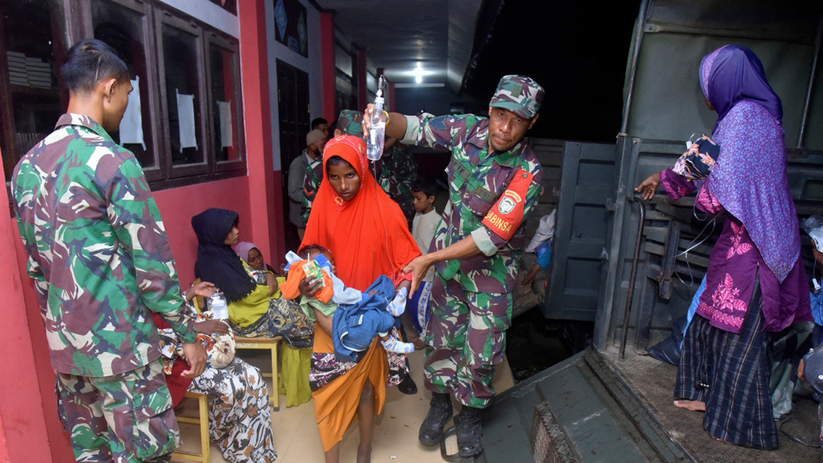 Räddade efter veckor i ranglig båt – 26 döda