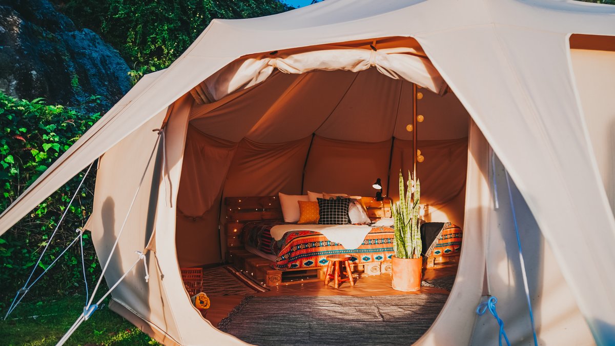 Allt du behöver veta om heta trenden glamping