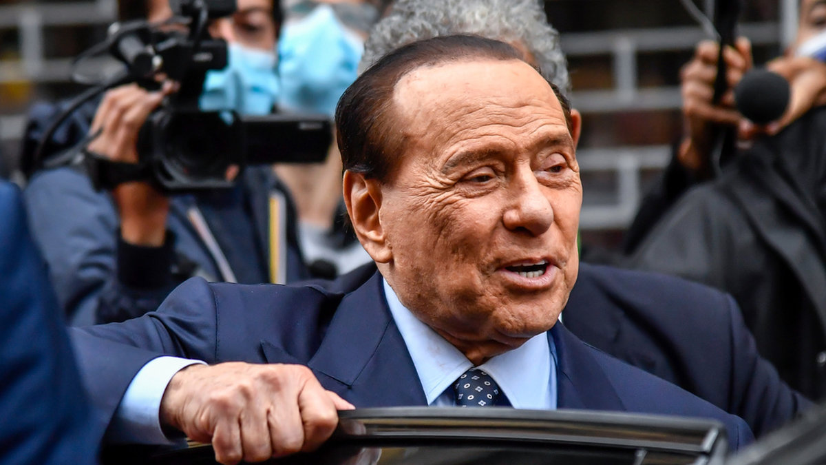 Berlusconis "bunga-bunga"-kvinnor vräks