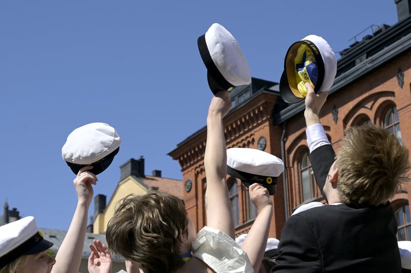 När tar man studenten 2026? Lista med datum, skolor och städer