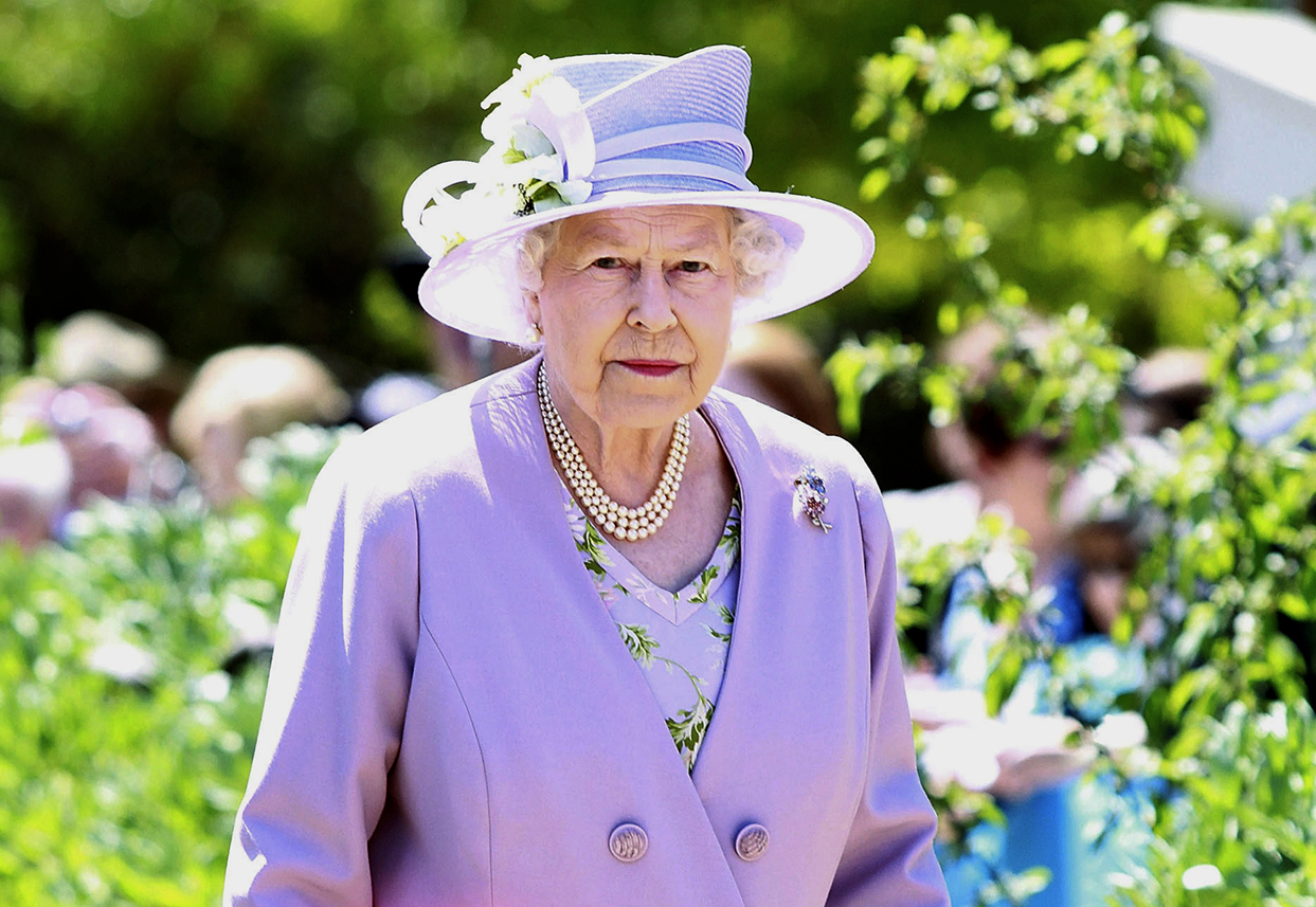 Därför var inte Meghan Markle med prins Harry när drottning Elizabeth dog