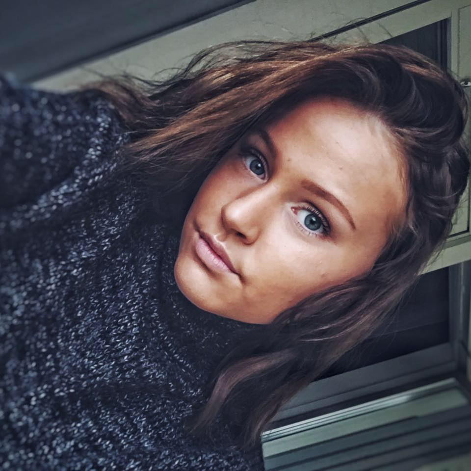 Elinora, 19: Jag blev utslängd från sjukhuset