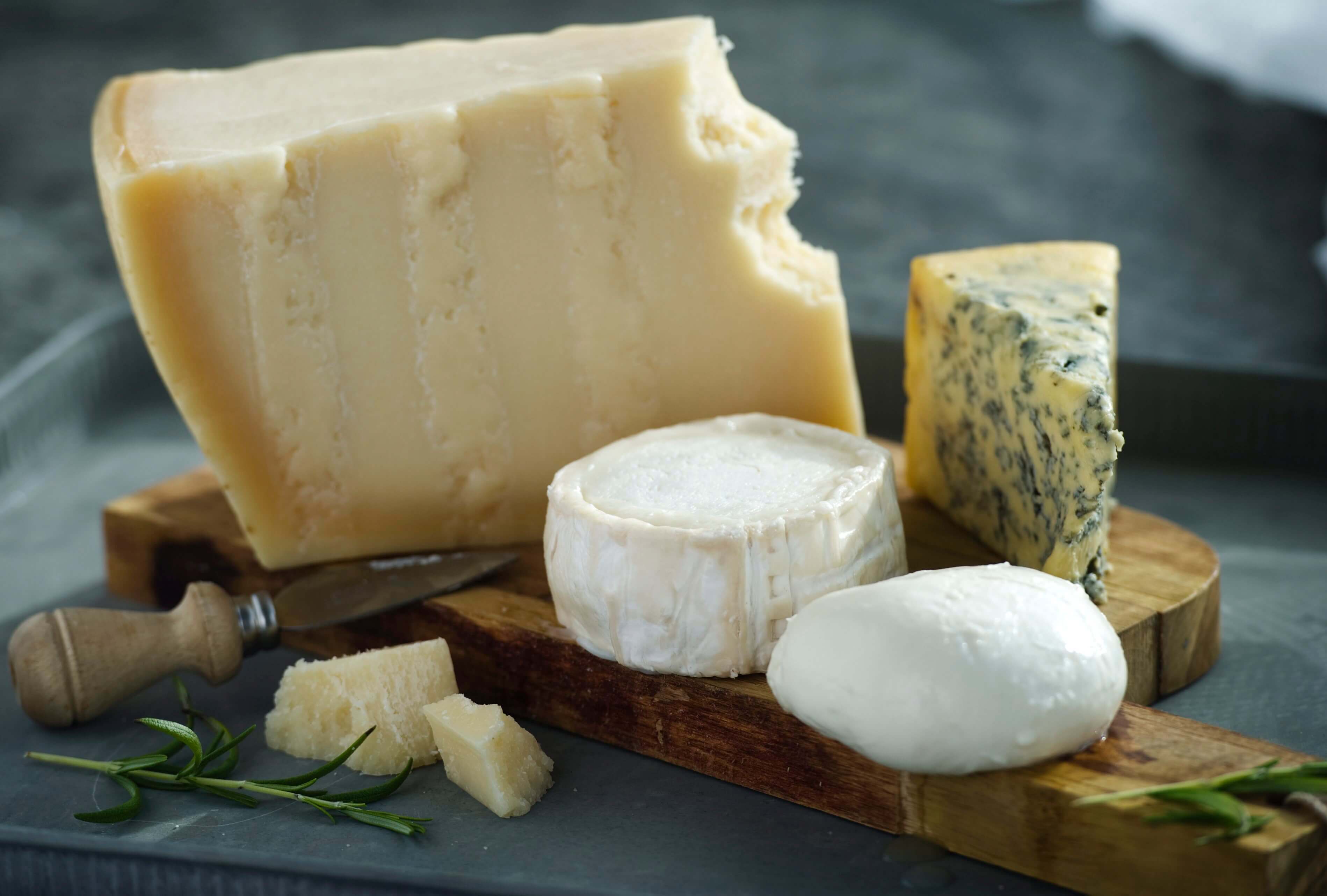 Därför älskar alla ost – hjärnan uppfattar det som knark