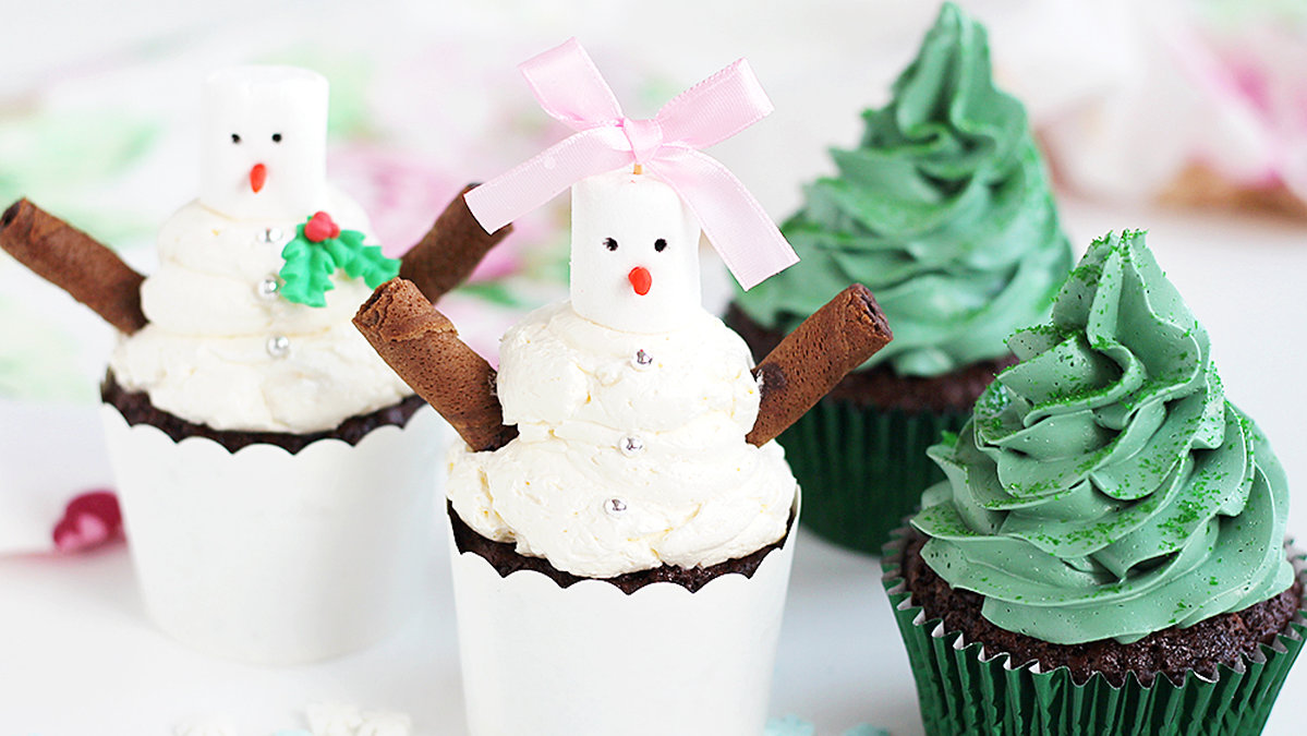 Så gör du supergulliga gran- och snögubbecupcakes