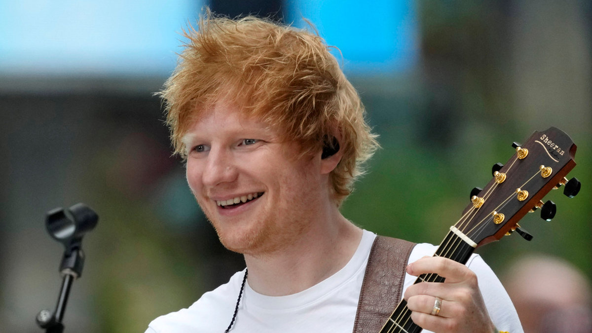 Ed Sheeran slår rekord med "Eyes closed"