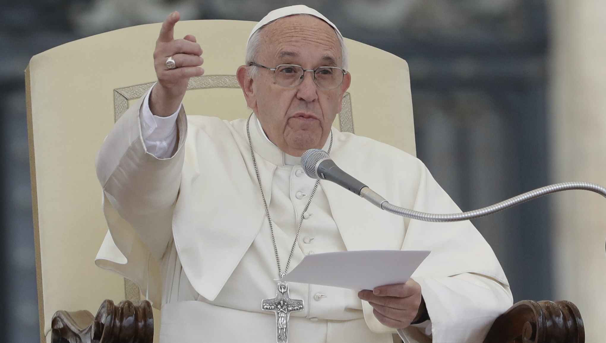 Påven måste göra upp med den vidriga kolonialismen