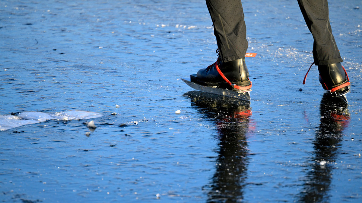 Tolv dödsolyckor årligen – så är du säker på isen