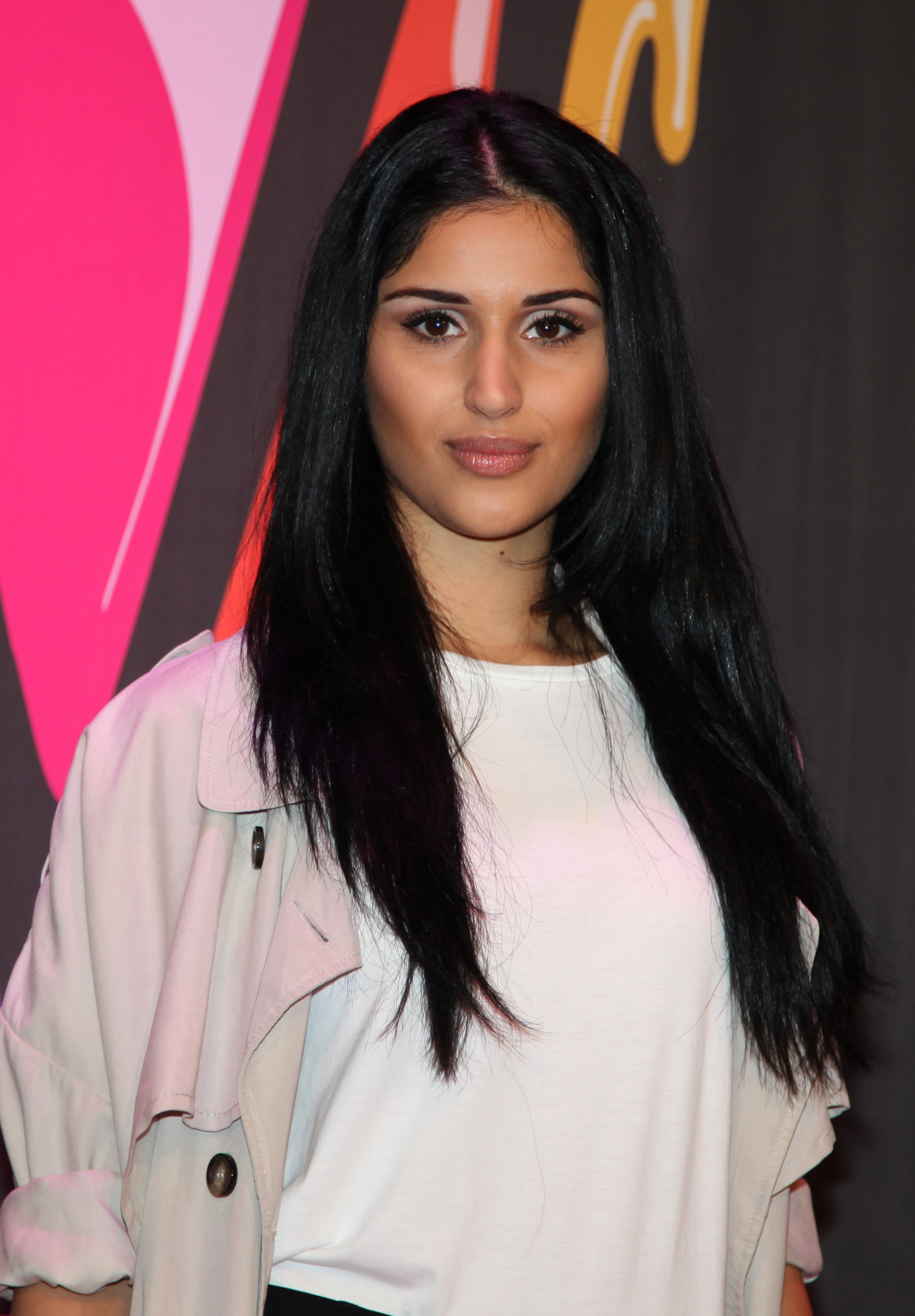 Janet Leon och Anton Ewald är ett kärlekspar – och rivaler