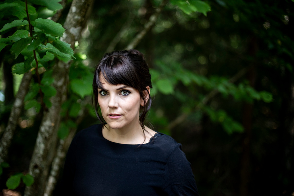 Andrea Lundgren dras ner i dyngan