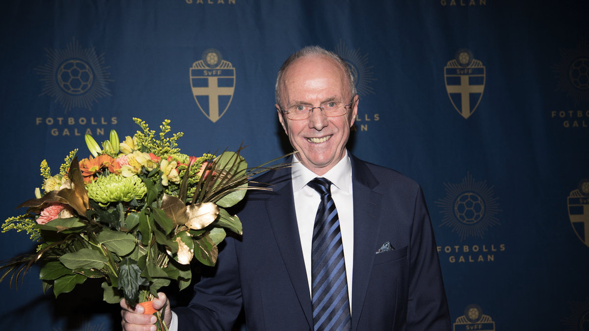 "Svennis" får plats vid honnörsbordet