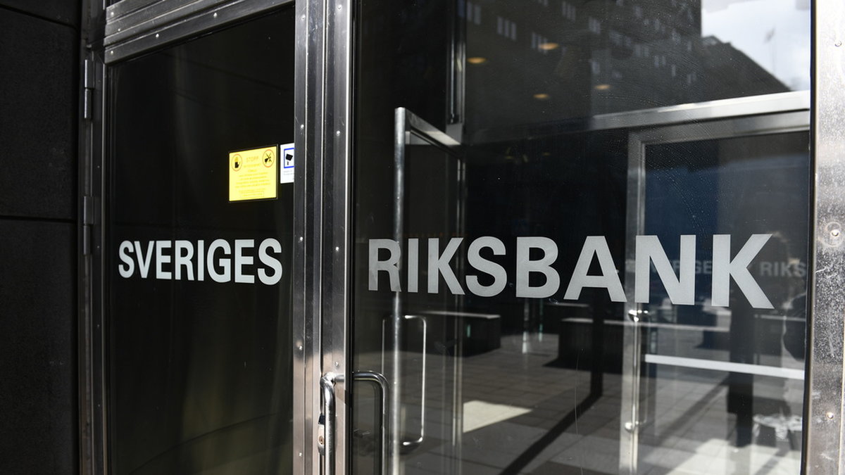 Riksbanken: Osäkra prognoser måste analyseras