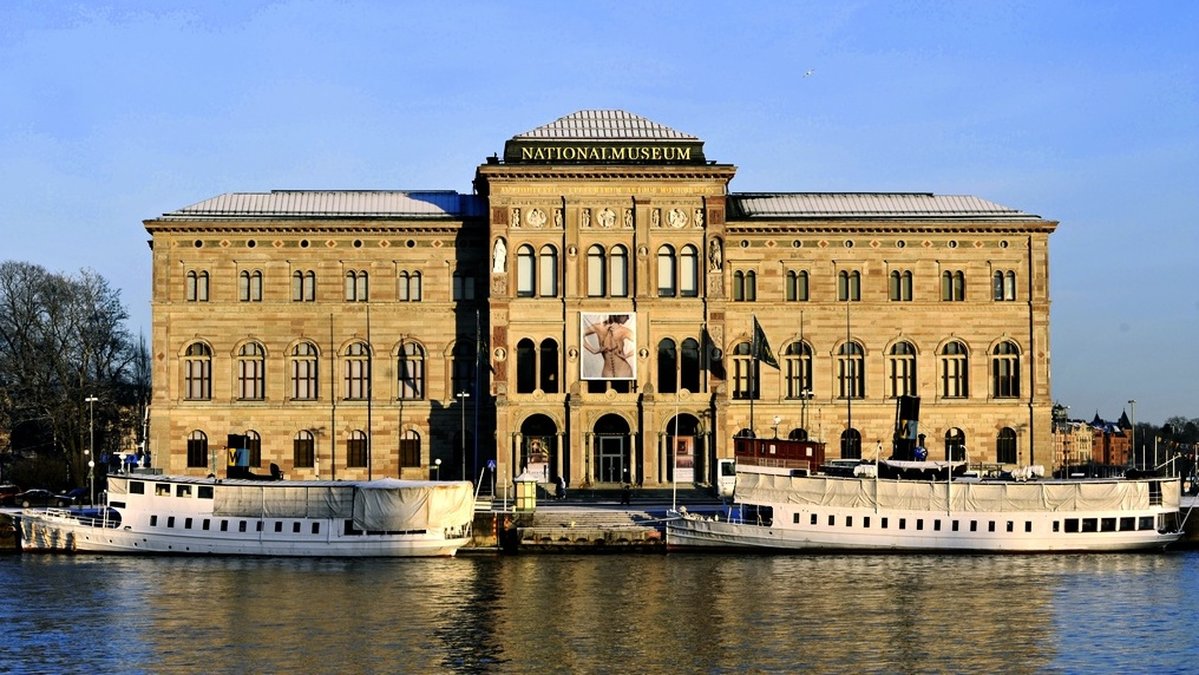 Regeringen försäkrar: ”Armlängds avstånd gäller”