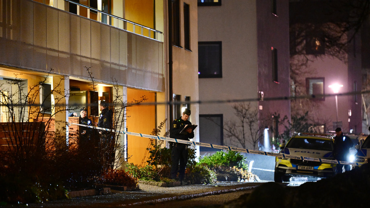 Explosion vid bostadshus i södra Stockholm