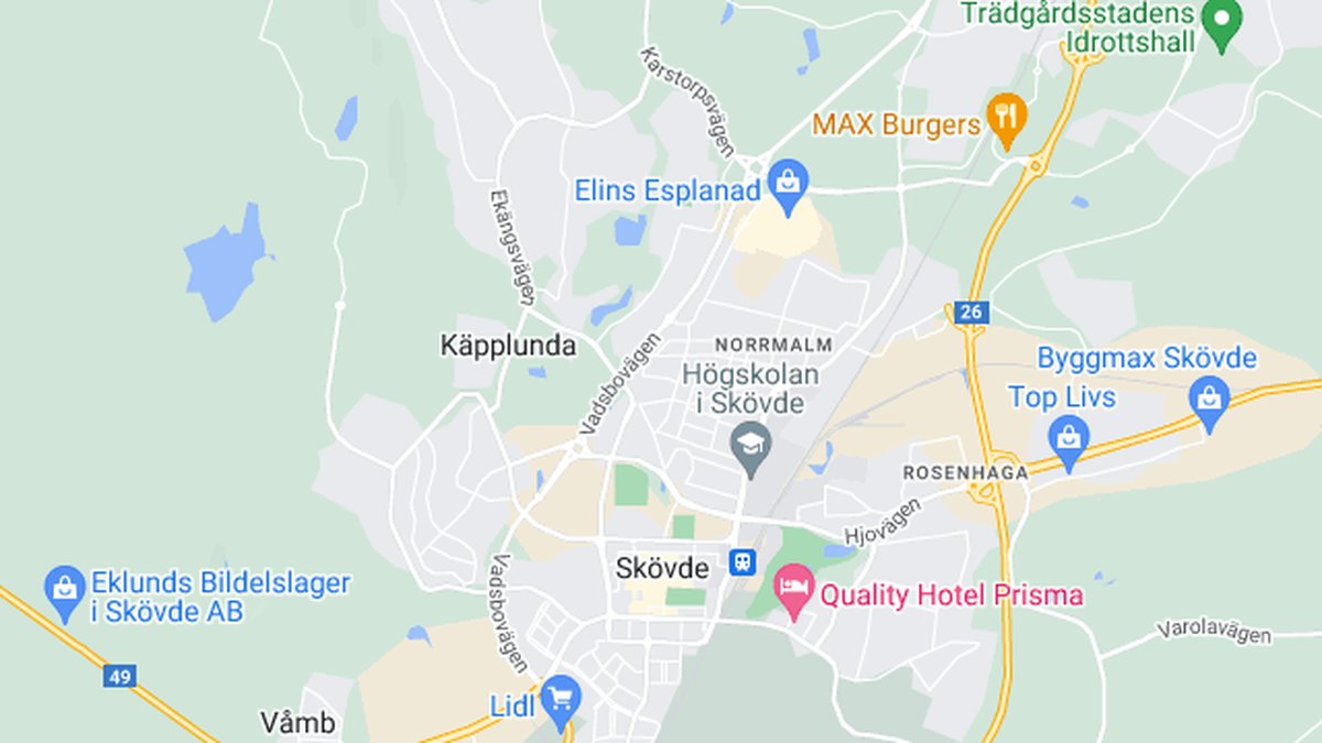 Fullt utvecklad brand i lägenhet – bostäder evakueras