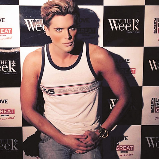 Han vill operera bort fyra revben – för att se ut som en Ken-docka