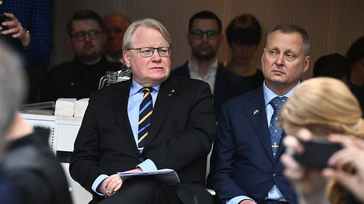 SD och S: Håll fast vid 12 000 värnpliktiga 2032