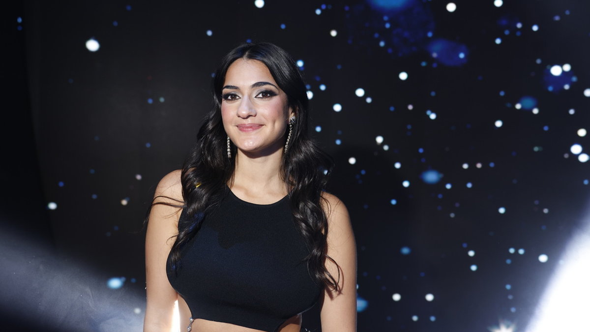Aus Ayob första kvinnan att lämna "Idol"