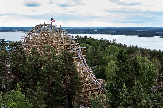 Nya berg- och dalbanan kostade 110 miljoner – nu ställs premiären in