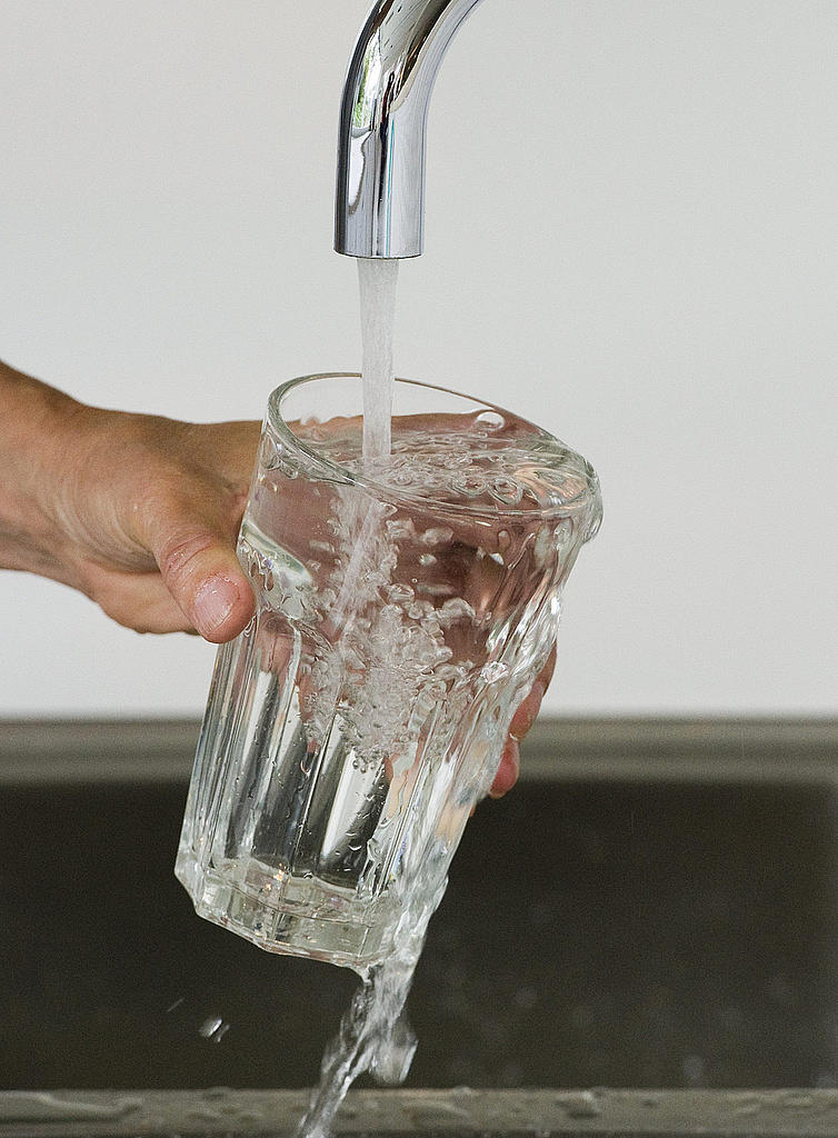 10 symptom på att du dricker alldeles för lite vatten