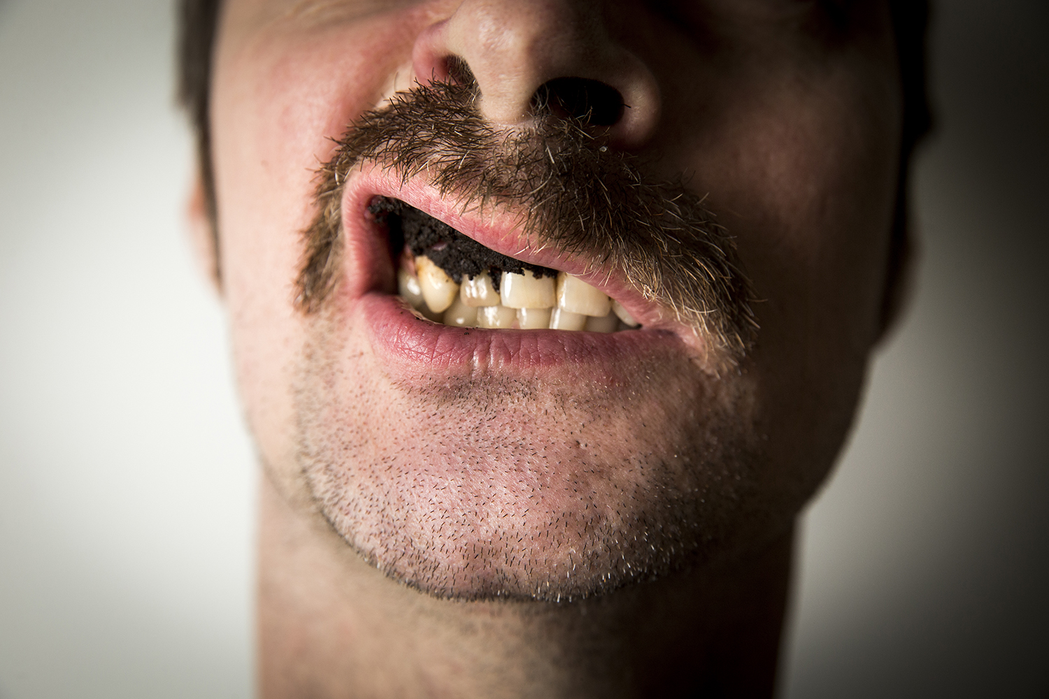 Kära snusare – när ska ni fatta att ni är fett äckliga?