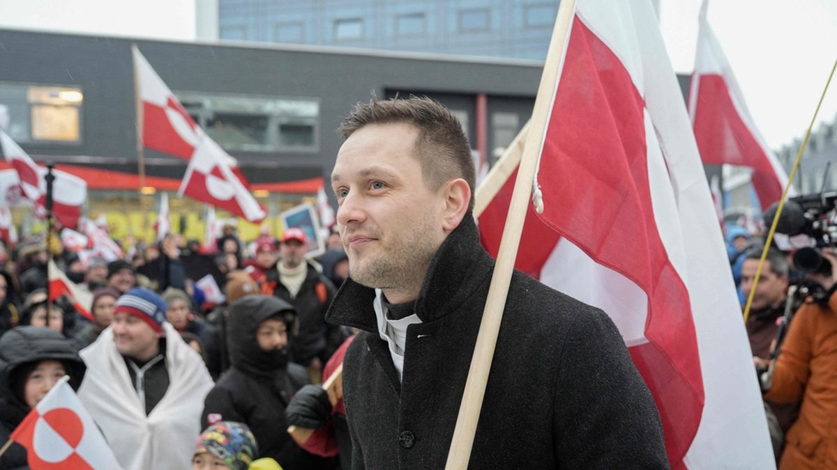 Protester mot USA på Grönland – pikar Trump med ”Go away”