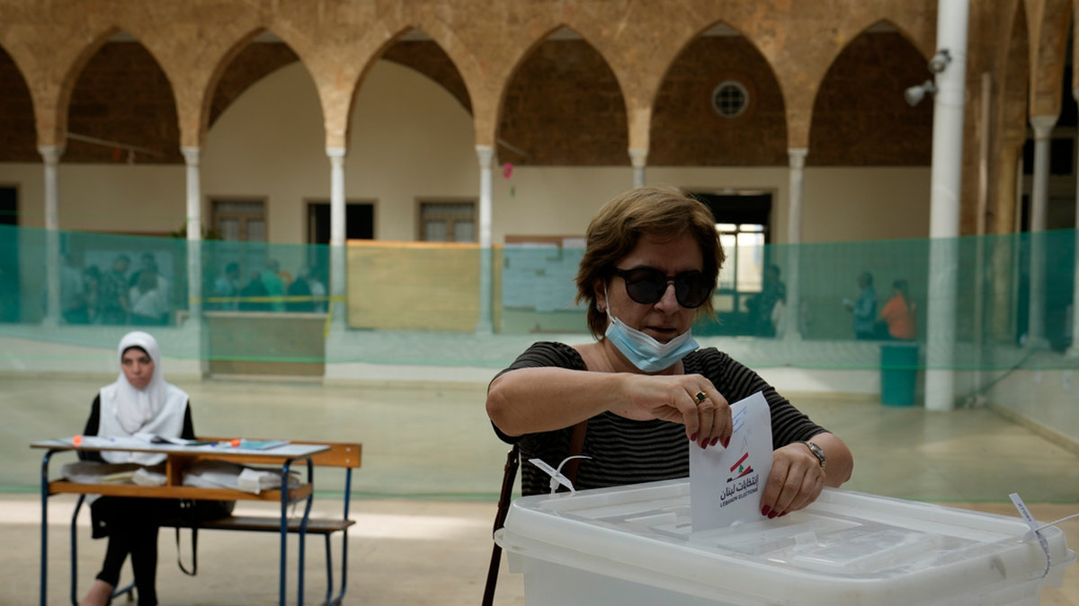 Lågt valdeltagande i sargat Libanon