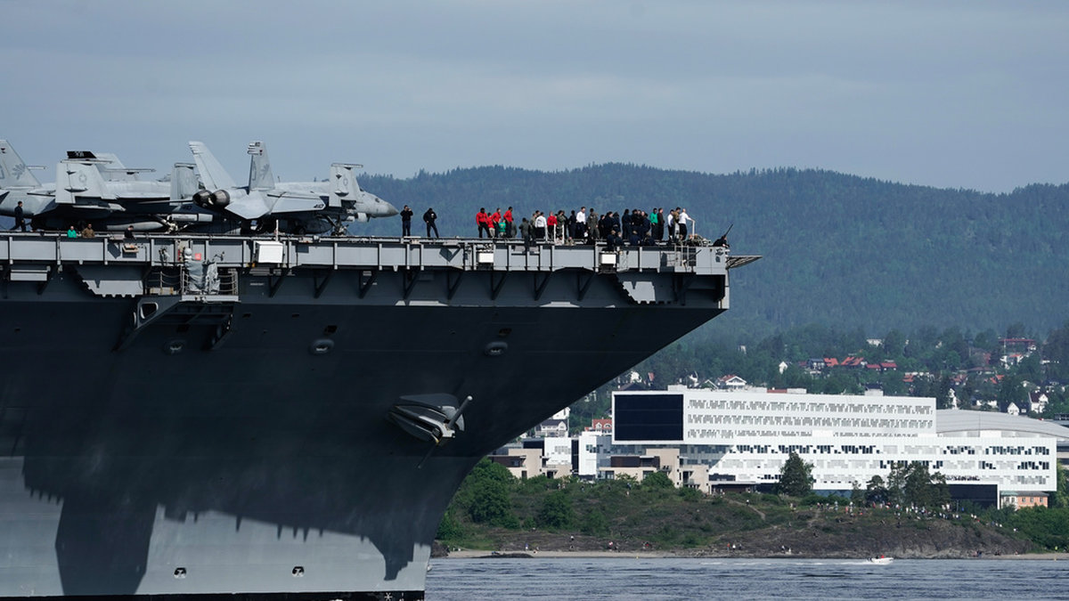 Världens största hangarfartyg i Oslo