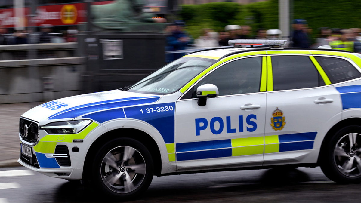 Berusad man bet polis i fingret – åtalas