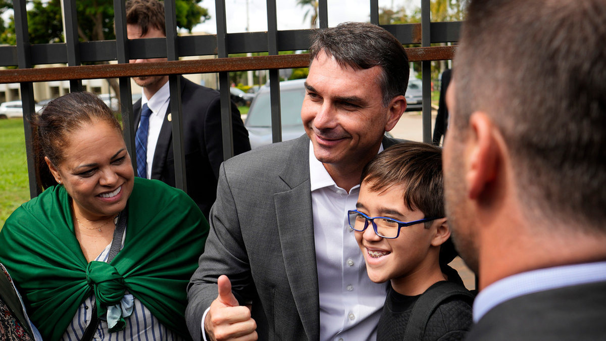 Bolsonaros drag från fängelset: Utser sonen till kandidat