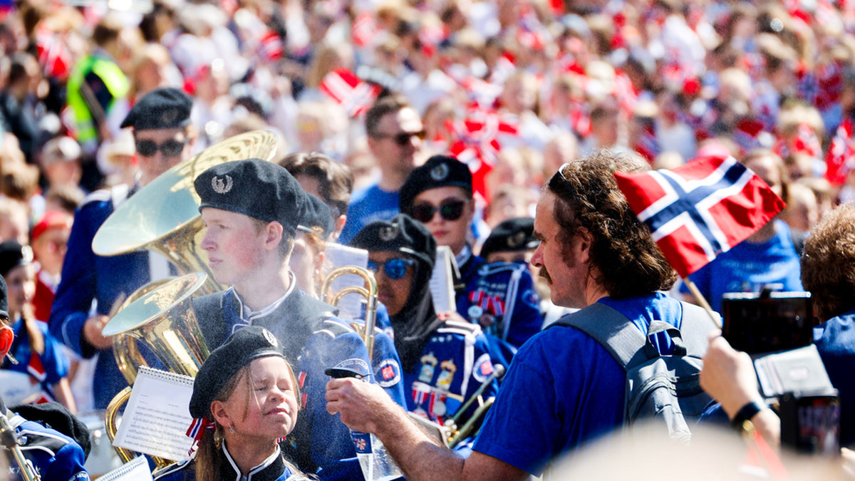 Norge kokar på 17 maj – flera har svimmat